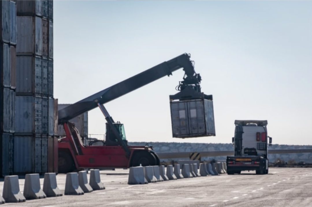 3 Key Advantages Of A Hydraulic Truck Crane